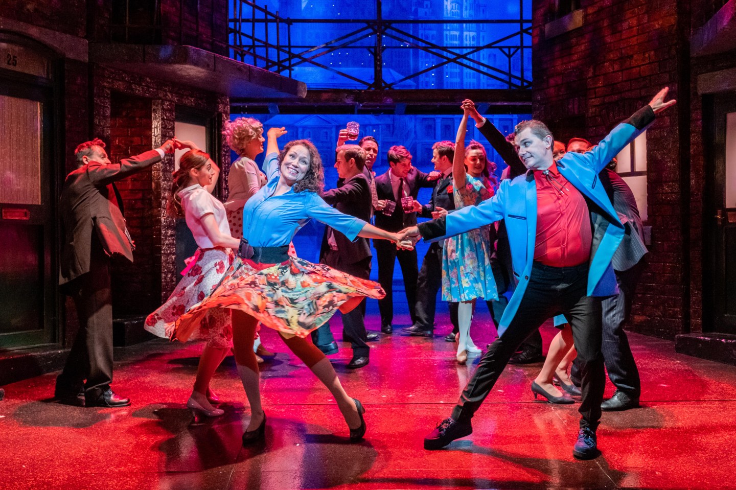 Blood Brothers – An Outstanding Production – SUFFOLK THEATRE