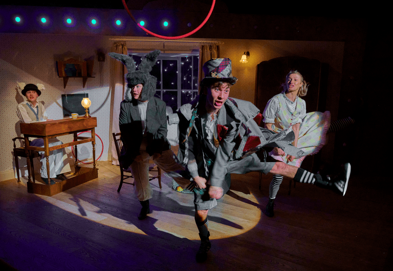 Alice in Wonderland – Red Rose Chain – Guest Review – SUFFOLK THEATRE