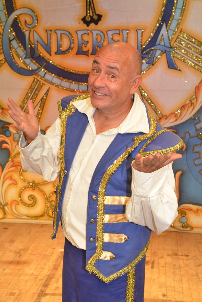 Cinderella – The Ipswich Regent Panto – Guest Review – SUFFOLK THEATRE