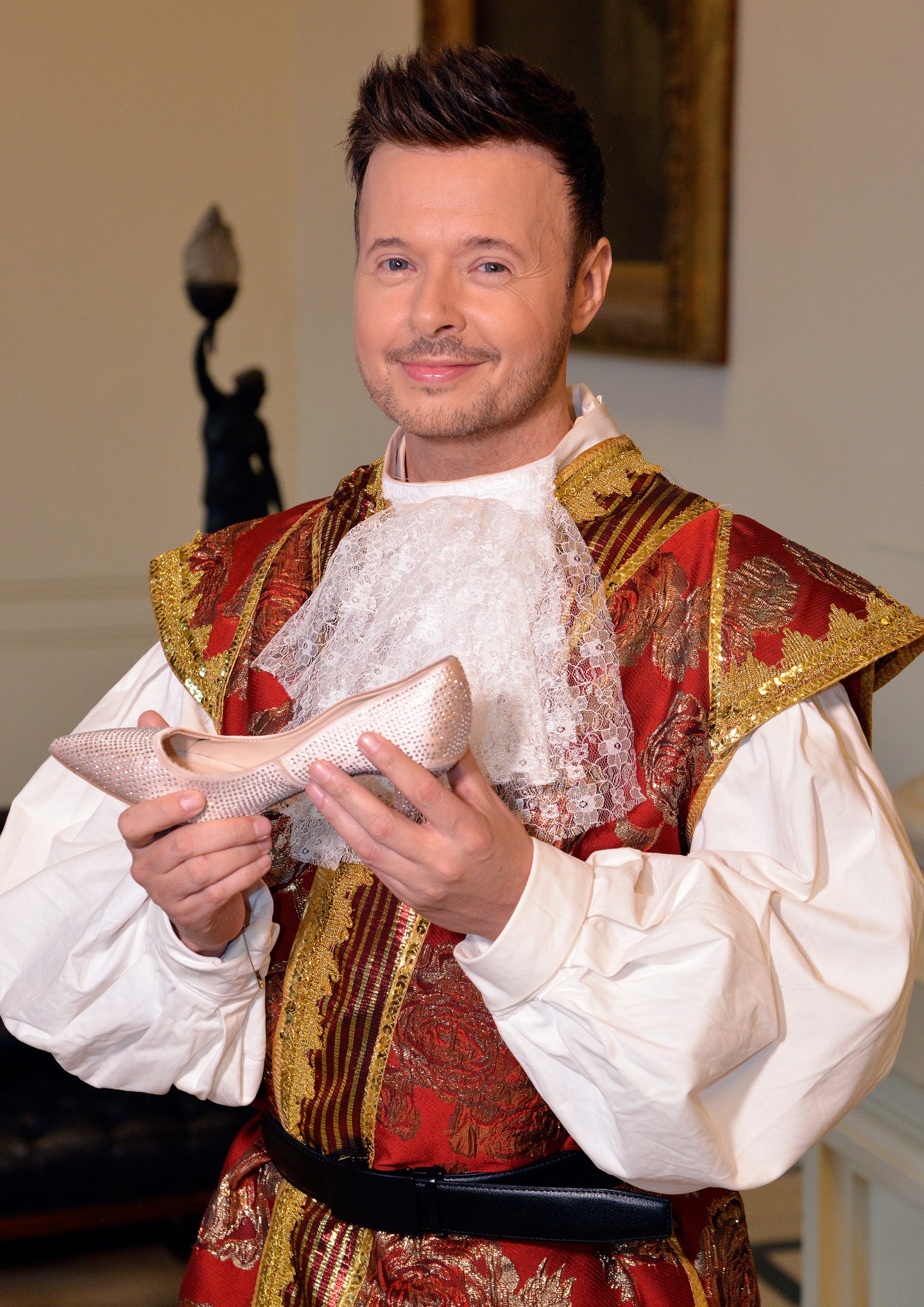 Cinderella – The Ipswich Regent Panto – Guest Review – SUFFOLK THEATRE